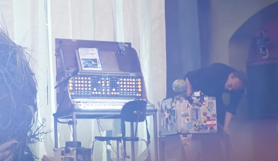 Das Trautonium: Ein Musikinstrument zwischen Orgel, Synthesizer und Raketencockpit – Das ...