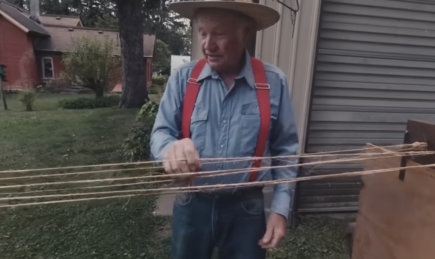 Making Rope with Ozzie’s Homemade Rope Making Machine – Das ...